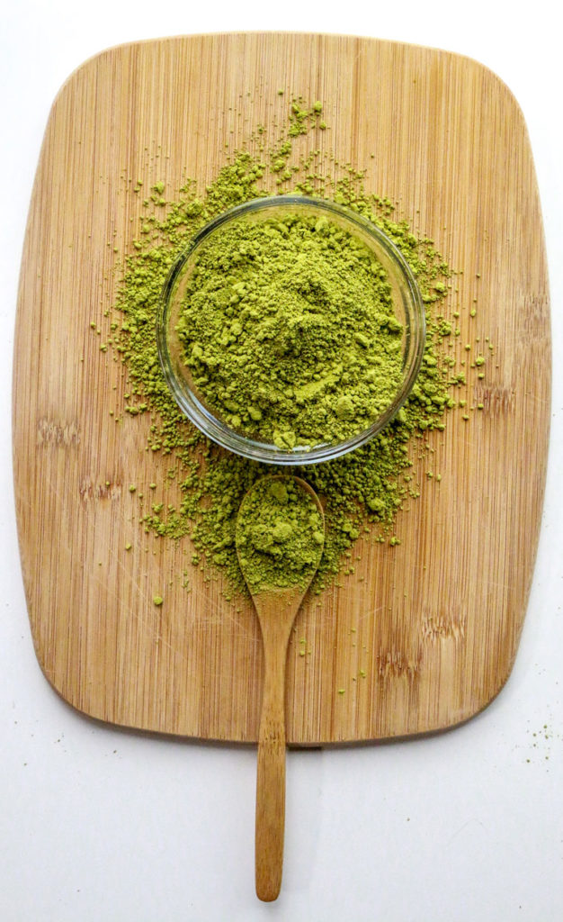 How To Make Matcha Lattes At Home (+ Detox Recipe!)