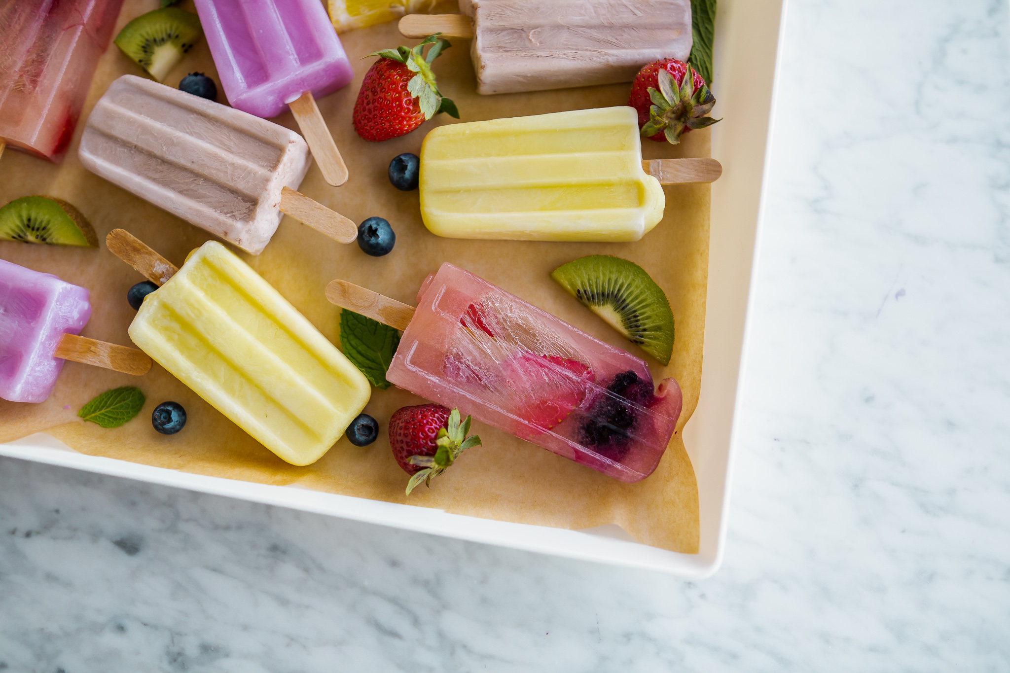 How To Make Healthy Popsicles At Home (4 Easy Recipes + Flavors)