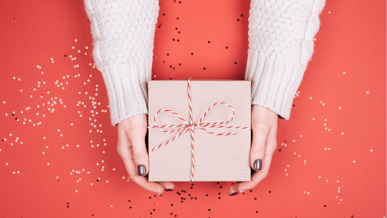 Holiday Gift Guide: 21 Awesome Gift Ideas For 2021!
