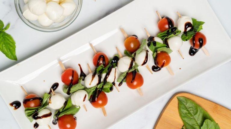 How To Make Mini Caprese Salad Skewers In 5-Minutes!