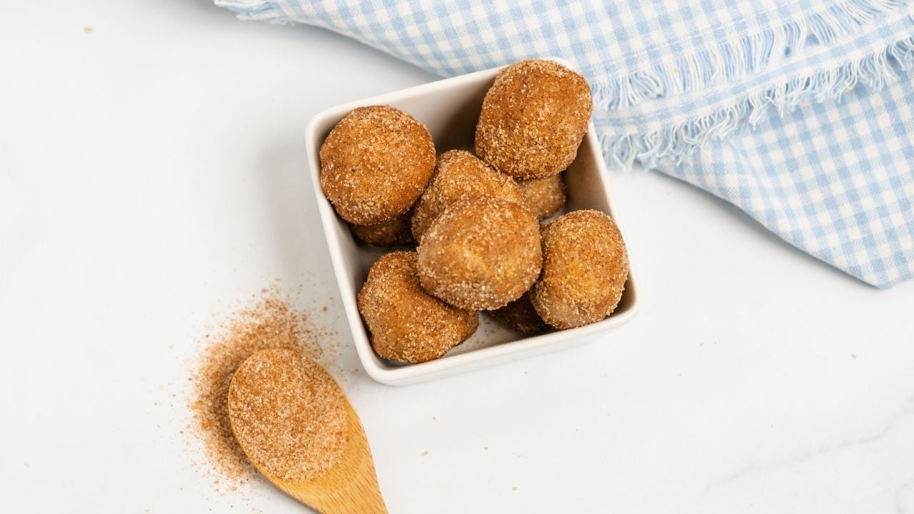 How To Make Healthy, No-Bake Snickerdoodle Energy Bites!